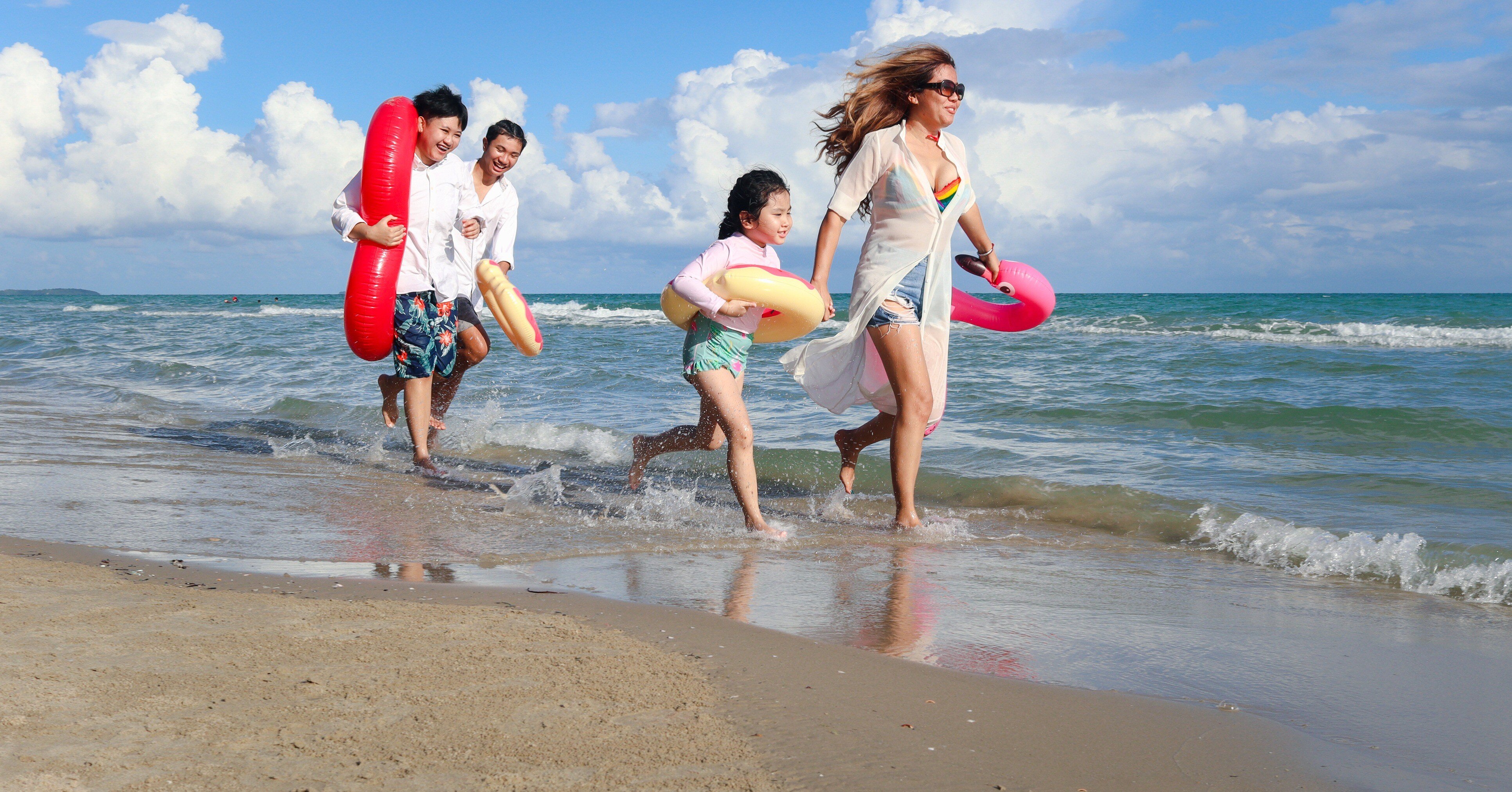 Hydration Hacks & Sun Safety Hydration Hacks & Sun Safety